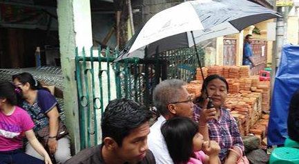 Karena Belum Punya Gedung Gereja, Umat Paroki St Clara Beribadah di ...