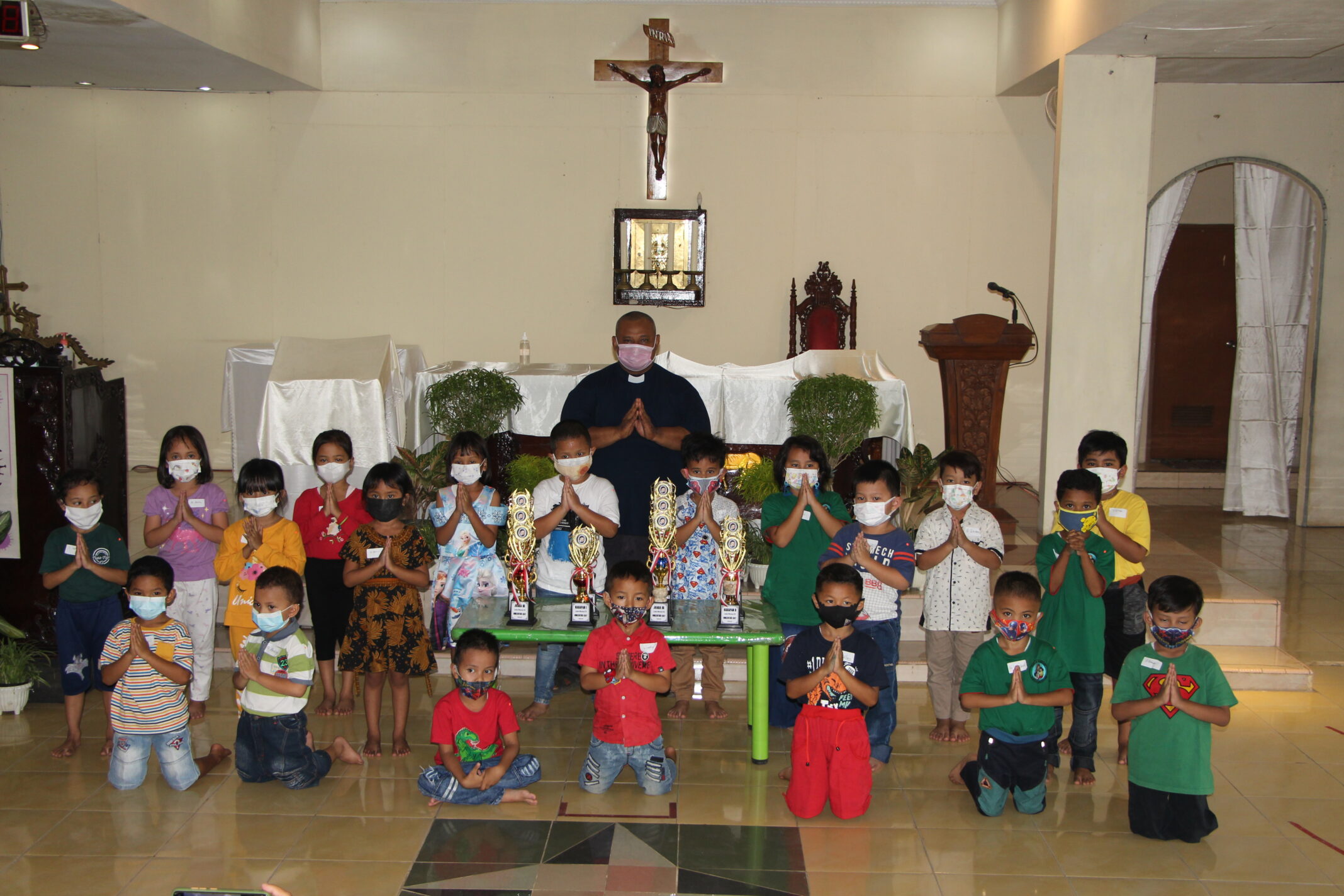 Merayakan Vincentius Day, Umat Gunung Putri Diharapkan Memiliki Lima ...