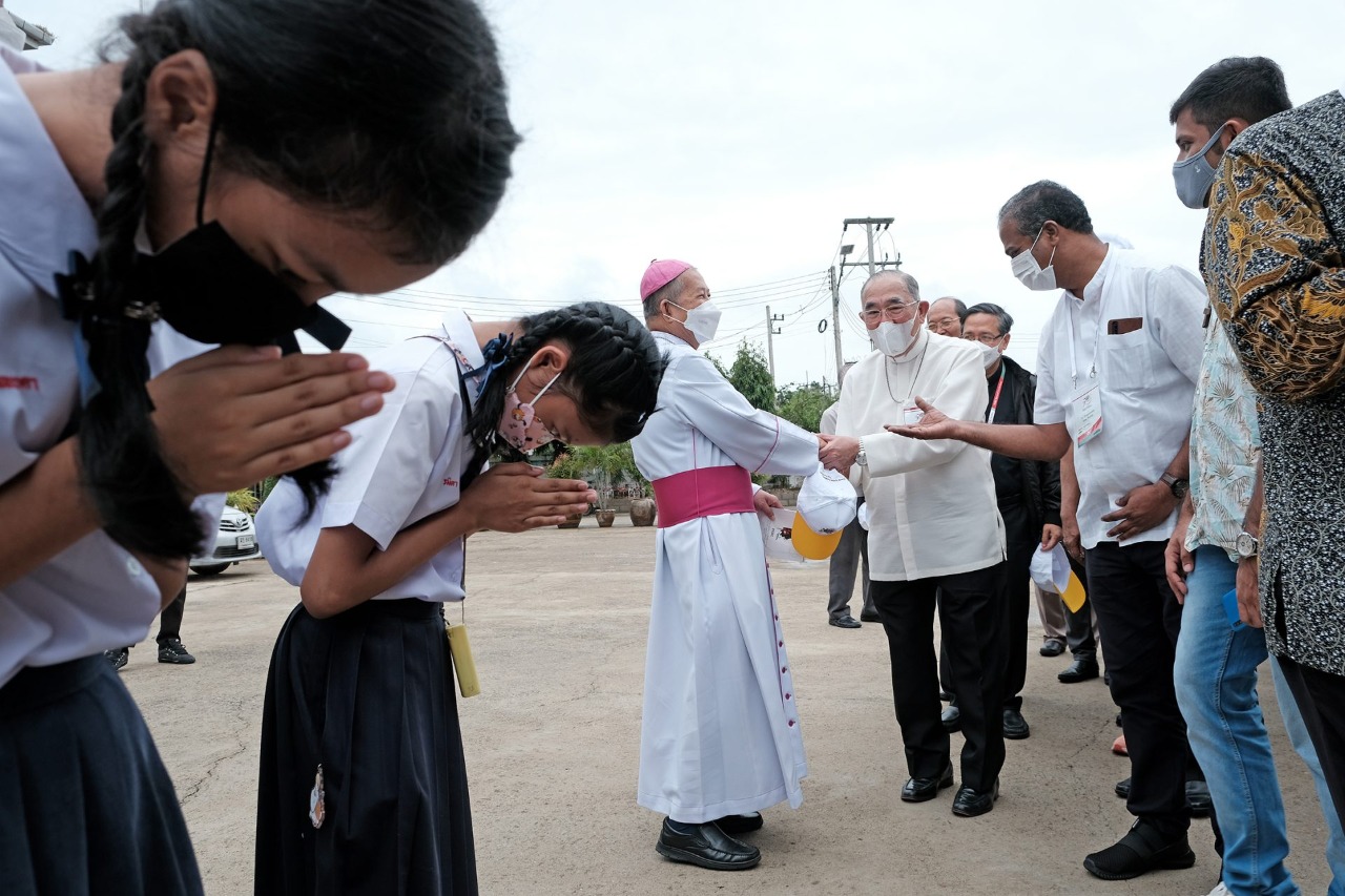 Para Uskup Asia Tekankan Perlunya Menjangkau Kaum Muda Melalui Facebook ...