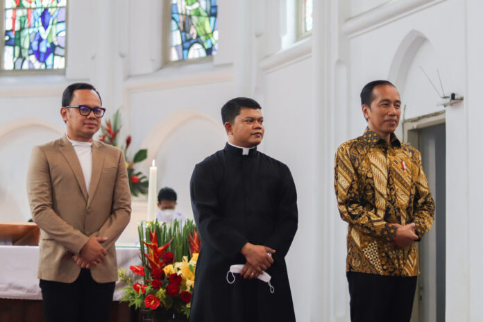 Bawa Pesan Perdamaian, Presiden Jokowi Kunjungi Gereja Katedral Bogor | HIDUPKATOLIK.com