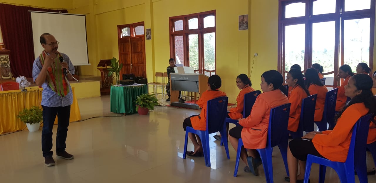 Tim Komsos KWI Lakukan Pelatihan Literasi Digital bagi Mahasiswa STIPAS ...