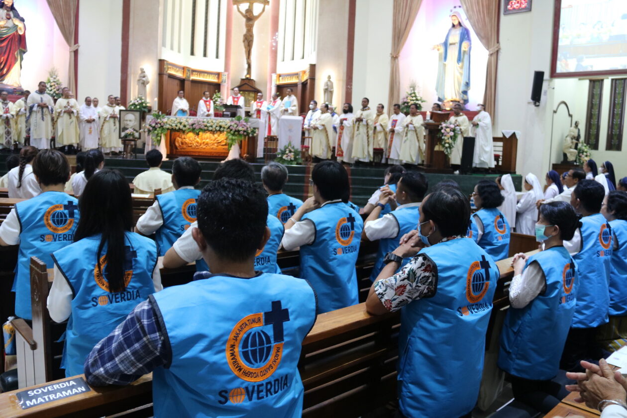 Paguyuban Soverdia Paroki Matraman, “Hadiah Khusus” HUT SVD Ke-148 ...