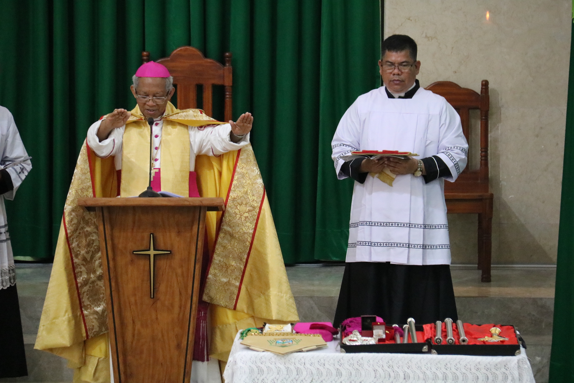 Mgr. Paskalis Tekankan Ketaatan Saat Vesper Agung Jelang Tahbisan Uskup ...