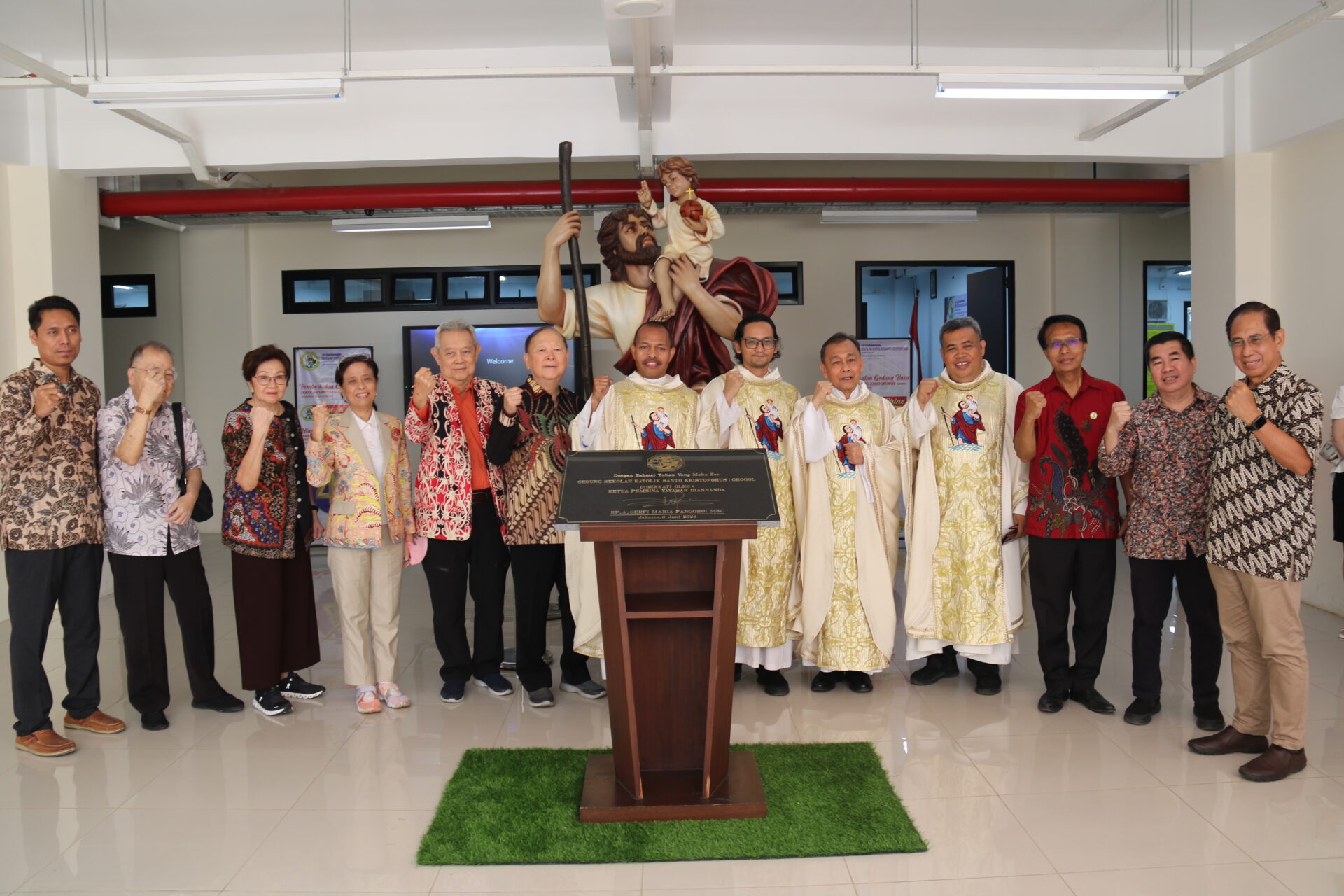 43 Tahun Yayasan Diannanda Sekolah Katolik Santo Kristoforus: Rise and ...