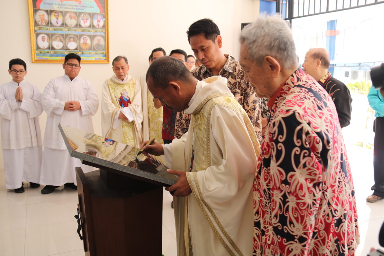 43 Tahun Yayasan Diannanda Sekolah Katolik Santo Kristoforus: Rise and ...