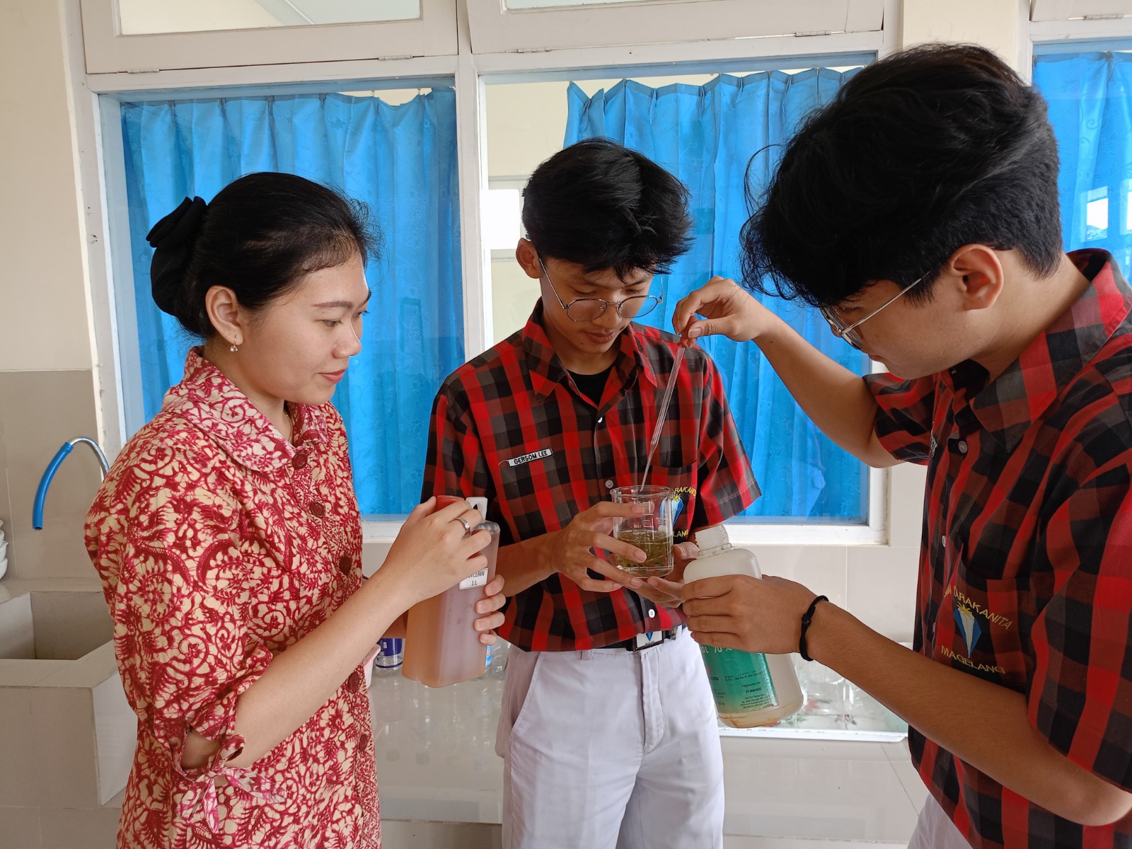 Workshop Penerapan Teknologi dalam Pembuatan Awetan Tumbuhan (Herbarium ...