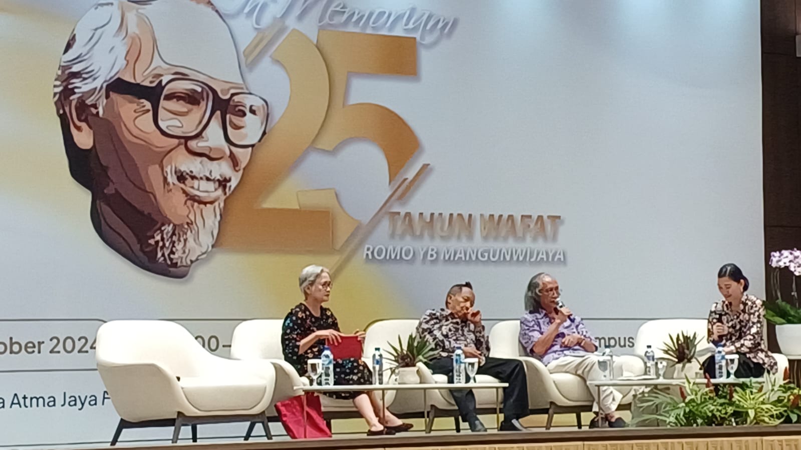 Saat Ini Banyak Nabi Palsu yang Melihat dari Kacamata Amplop, Kata ...