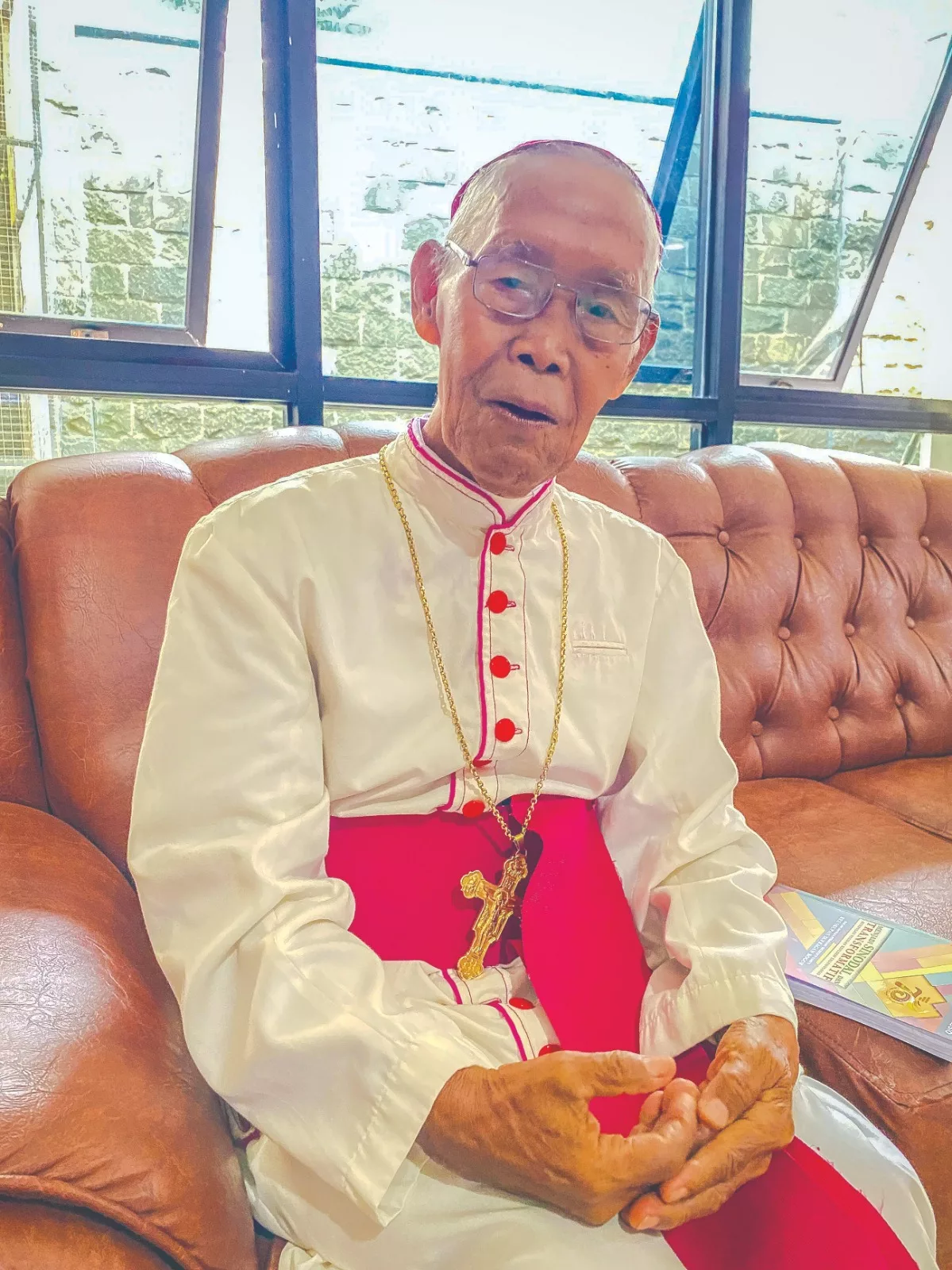 Kisah Mgr. Michael Cosmas Angkur, OFM Pernah Menjadi Ketua DPRD II ...